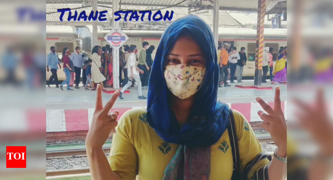 Priya Marathe enjoys a local train ride in Mumbai after a long time ...