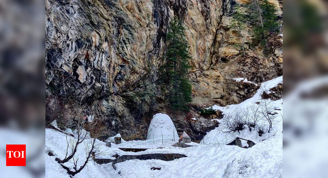Himachal Pradesh’s ‘Amarnath’: Ice lingam gets tourists | Shimla News ...