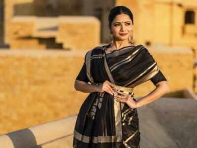 Pic: Bhakti Kubavat looks fascinating in THIS black saree | Gujarati ...