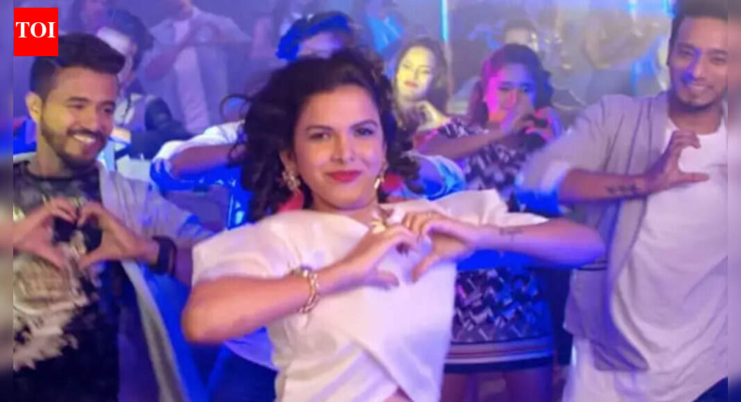 Hashtag Prem: Title track of Mitali Mayekar and Suyash Tilak starrer ...