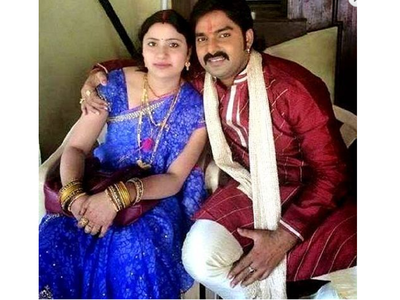 Pawan Singh recalls his first wife Neelam Devi on her death anniversary ...