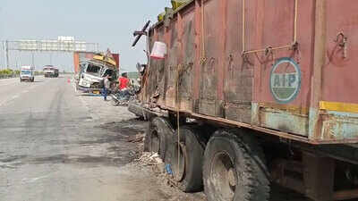 Road Accident in Noida: 3 dead, 12 injured in separate road accidents ...