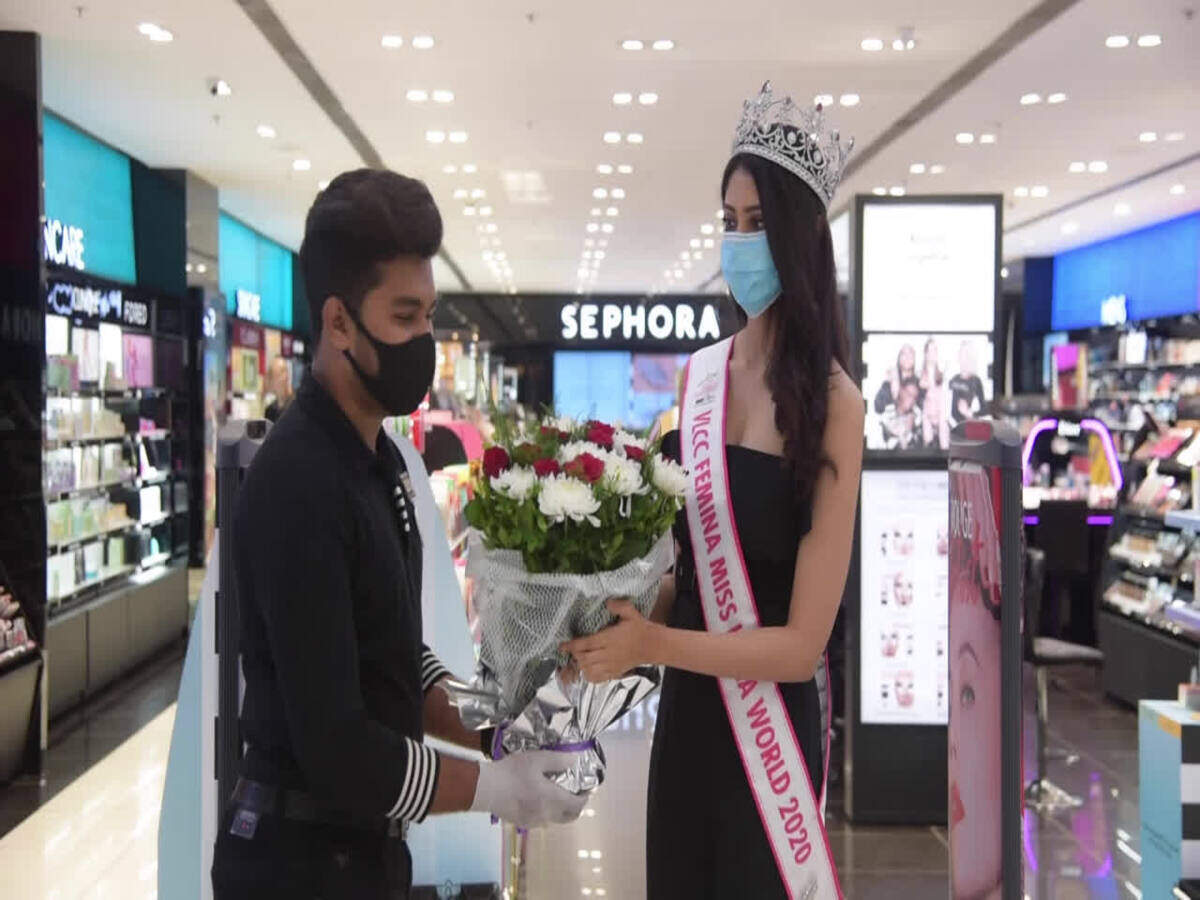 Top 3 Winners visit Sephora store in Mumbai
