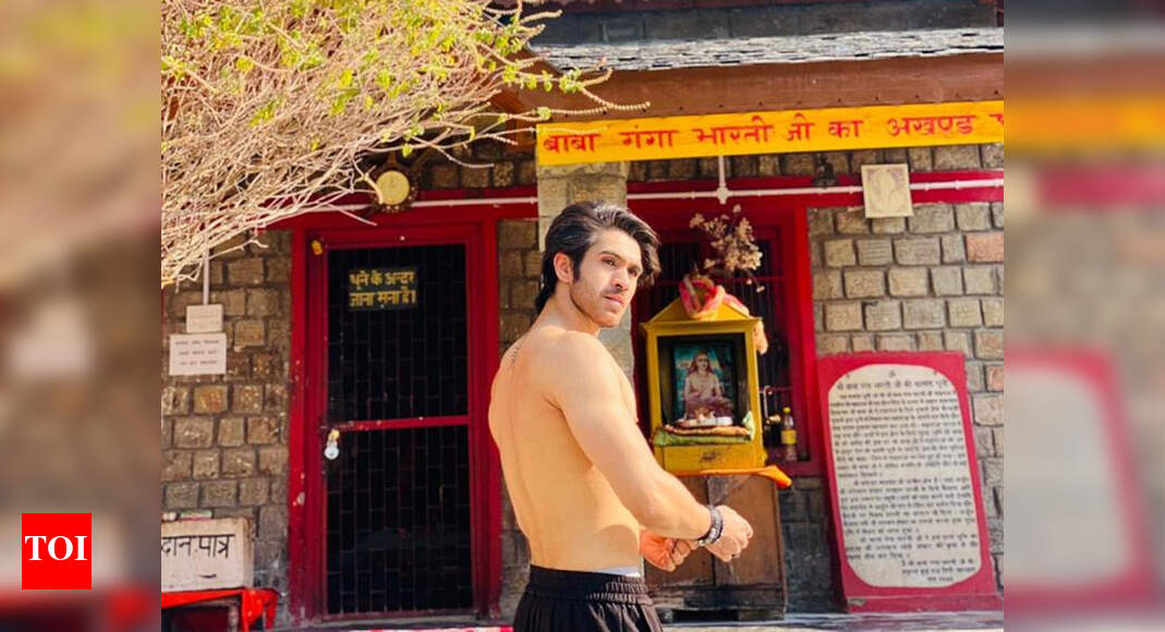 Manish Verma seeks blessings from Lord Shiva on the auspicious day of ...