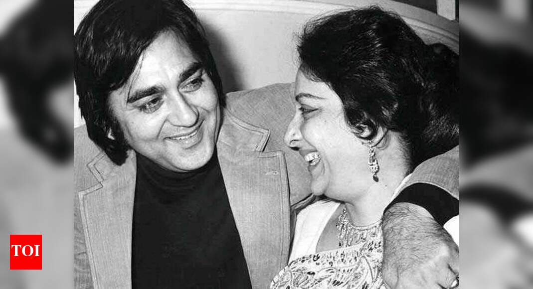 Sanjay Dutt shares a rare picture of father Sunil Dutt and mother ...