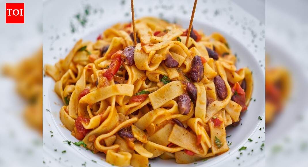8 Italian food cooking essentials: Sauces, oil & more for cooking pasta ...