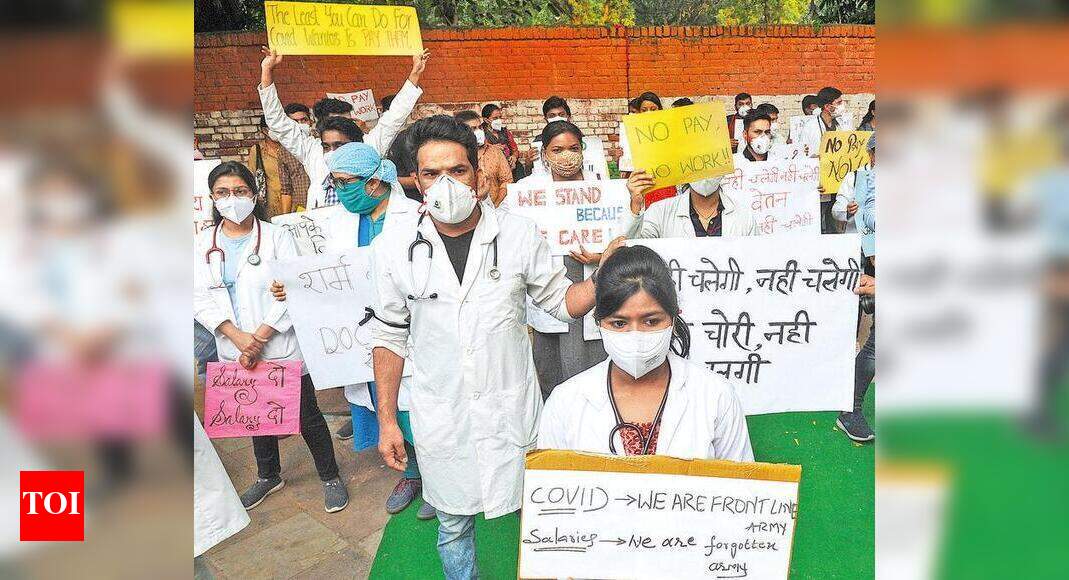 Municipal doctors decide to go on indefinite strike | Delhi News ...