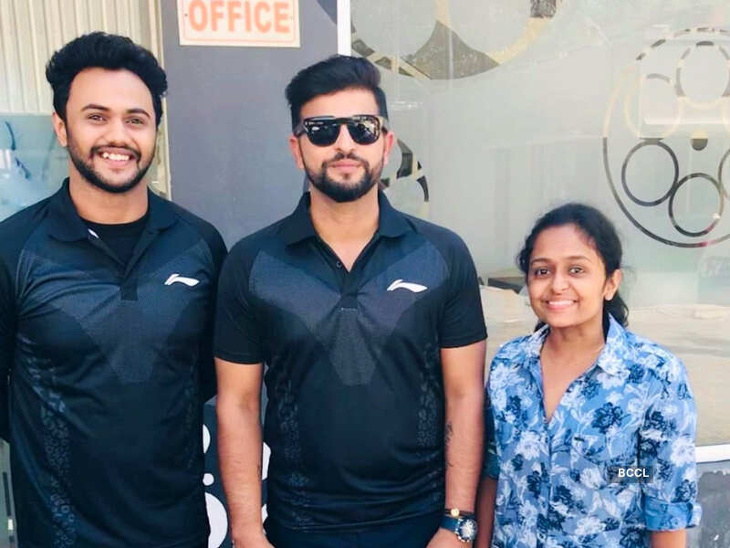 Actor Avinash Ashok enjoys his fanboy moment with former Indian ...