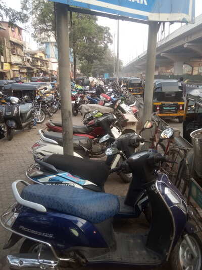 footpath Maratha colony bus stop - Times of India