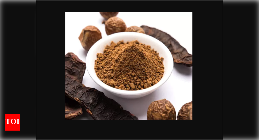 Shikakai powder: Get rid of dandruff, split ends & hair fall - Times of ...