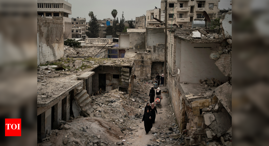 Syria Idlib News: Thousands rally in Syria's Idlib to mark 10 years ...