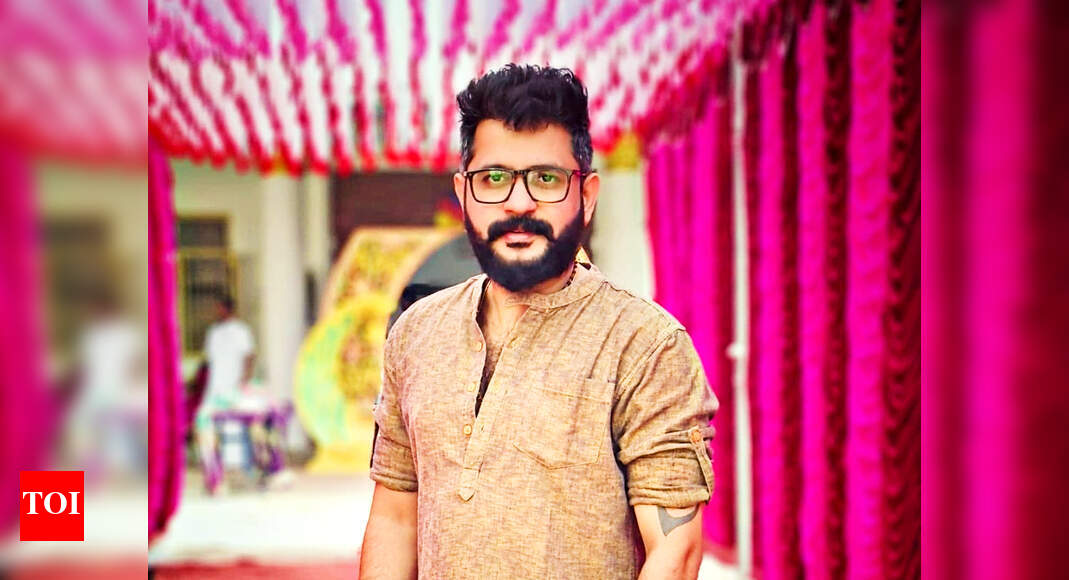 Isvar Raghunathan reveals his looks from his new project; take a look - Times of India