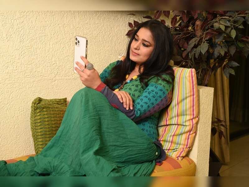 Finally, Ananya Chatterjee debuts on social media | Bengali Movie News ...