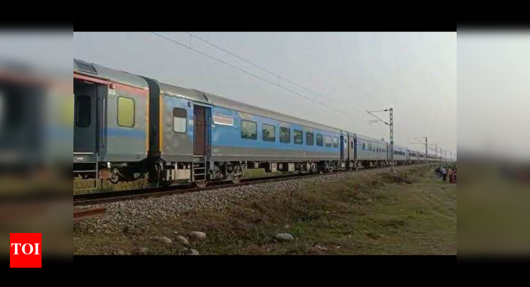 43 on board, train runs backwards for 20 km after brakes fail ...