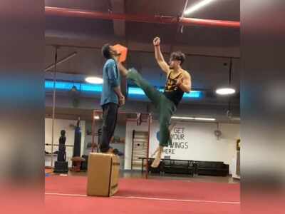 Video: Tiger Shroff redefines trust with new stunt | Hindi Movie News ...