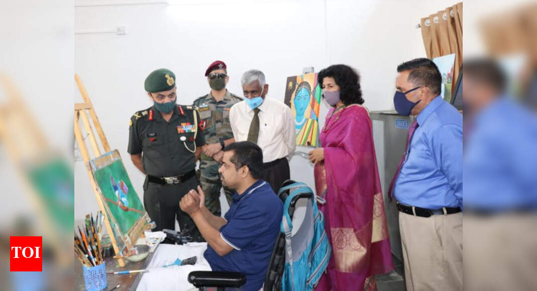 Southern Army commander interacts with disabeld soldiers at ...