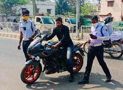 Odisha govt empowers constables in Bhubaneswar, Cuttack to penalise ...