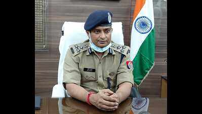 Amit Kumar Pathak takes charge as Ghaziabad Police chief | Ghaziabad ...