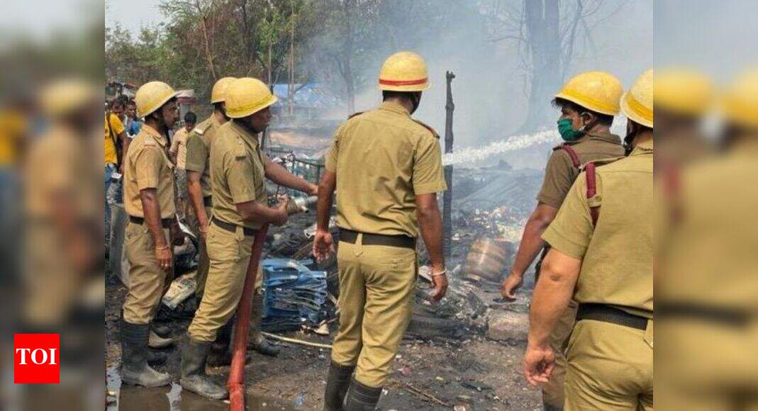 Kolkata: 20 shanties gutted in fire in Salt Lake City | Kolkata News ...