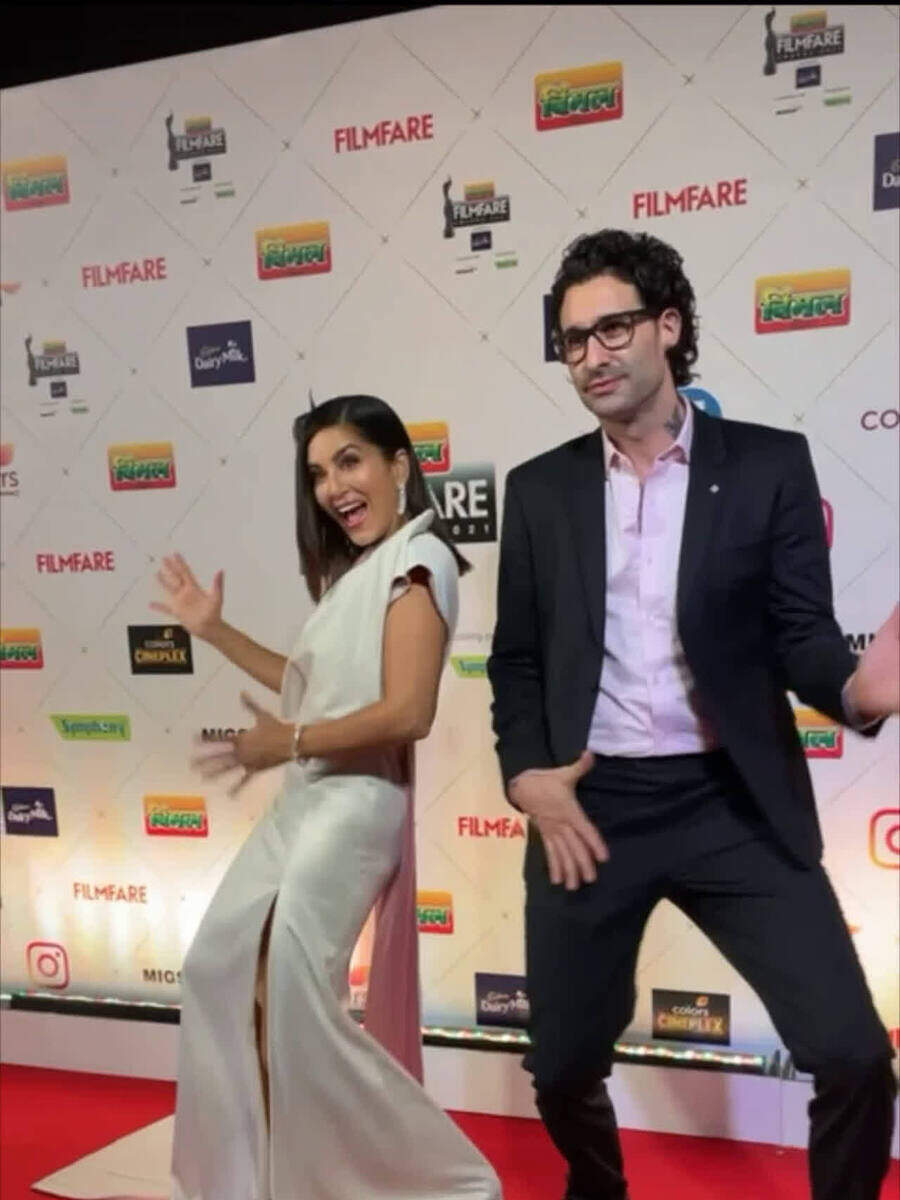 Sunny Leone and Daniel Weber’s mushy moments | Times of India