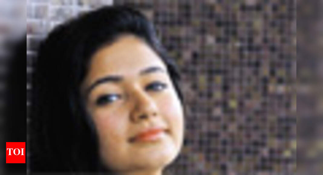 Books motivate me: Poonam Bajwa | Regional Movie News - Times of India