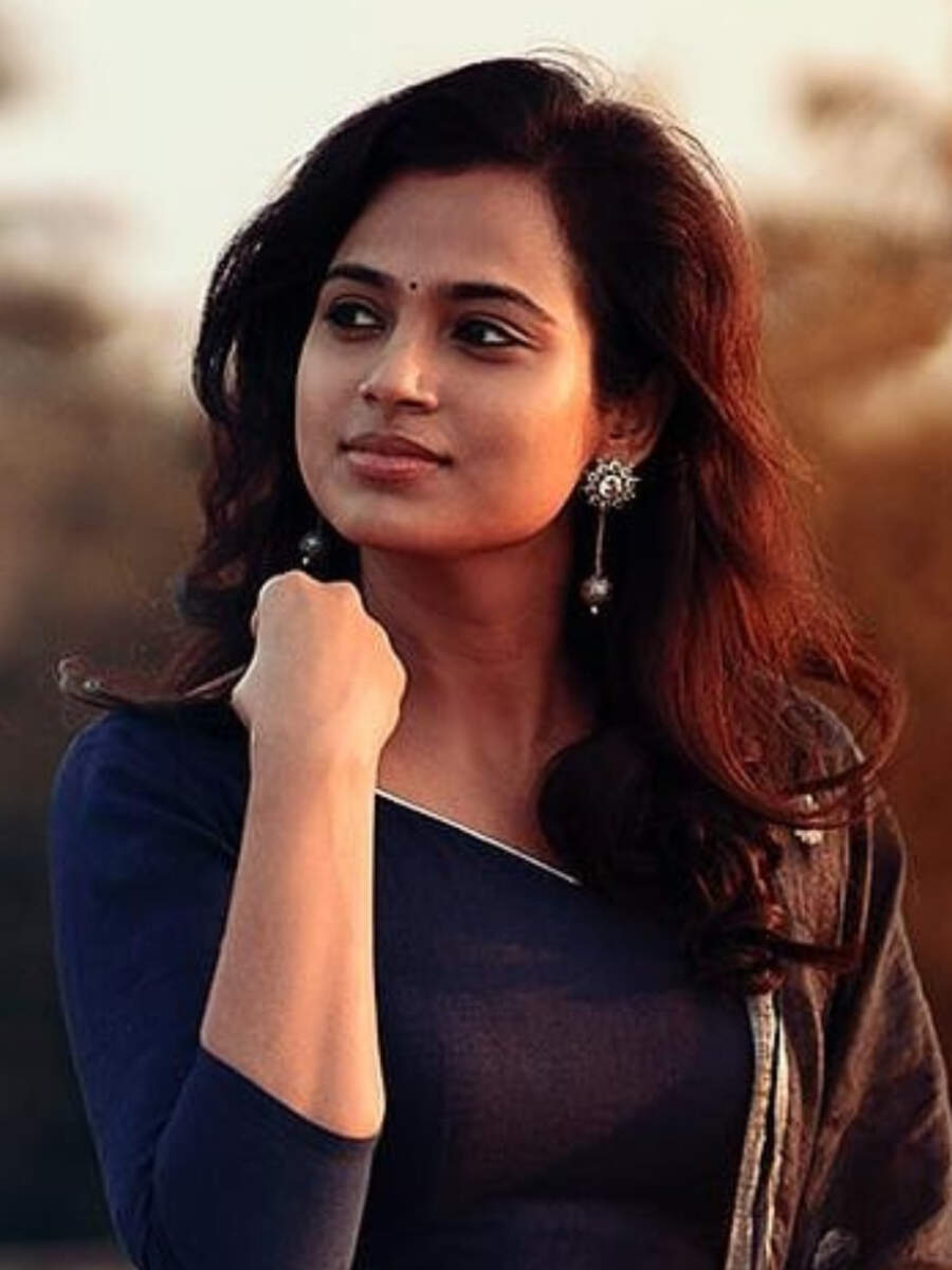 Different moods of Ramya Pandian | Times of India