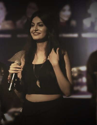 Singer Saloni Thakkar’s lockdown tribute to the legendary Lata ...