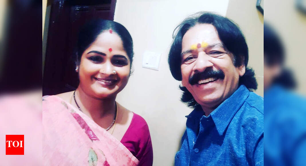 Mohan Vaidya and Baby Joys joins 'Sillunu Oru Kaadhal' - Times of India