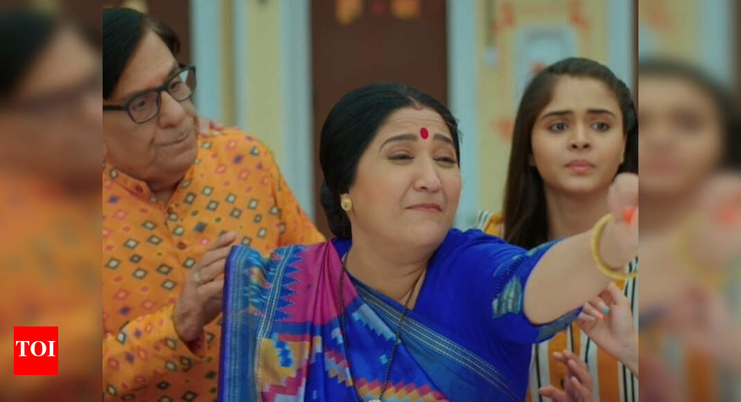 Anupamaa: Baa slaps a woman for calling Anupamaa 'characterless ...