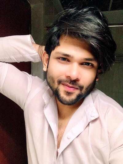 Aneek set to ring in Poila Boishakh with family | Bengali Movie News ...