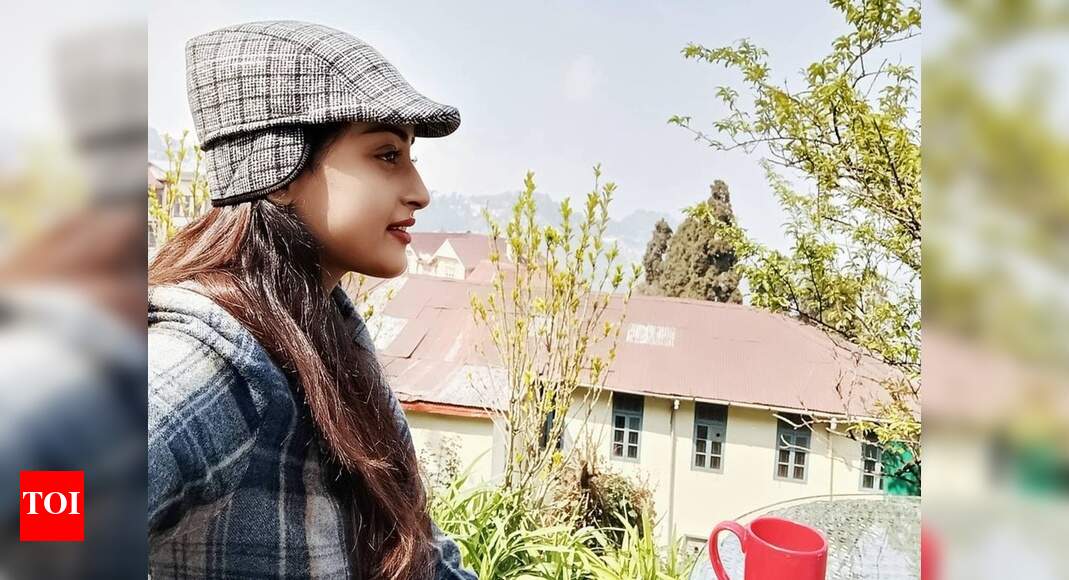 Actress Debadrita Basu enjoys a family trip - Times of India