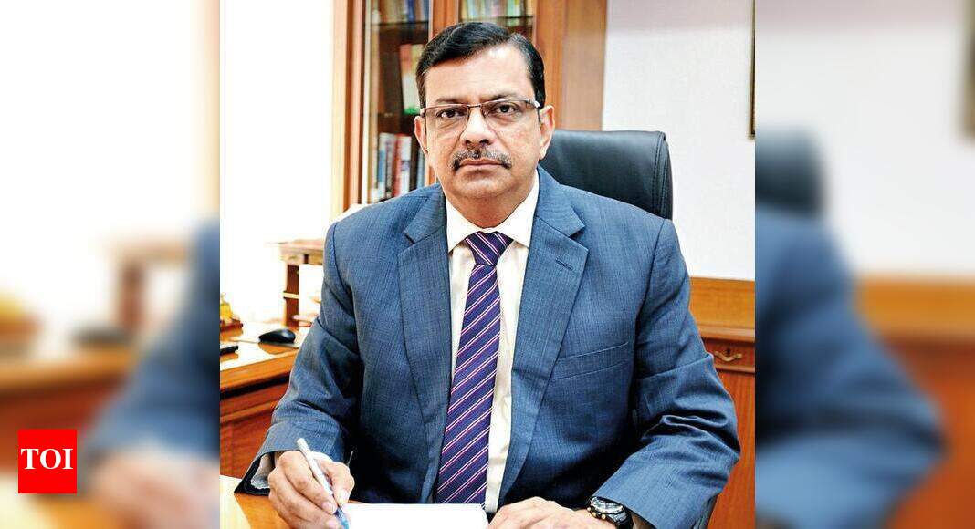 LIC manages to grow business 10% in FY21 amid Covid - Times of India