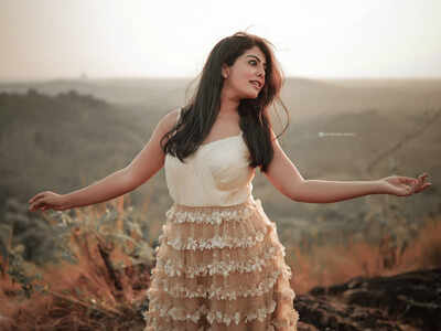 Merin Philip to play a traditional Tamil girl in Eeyal | Malayalam ...