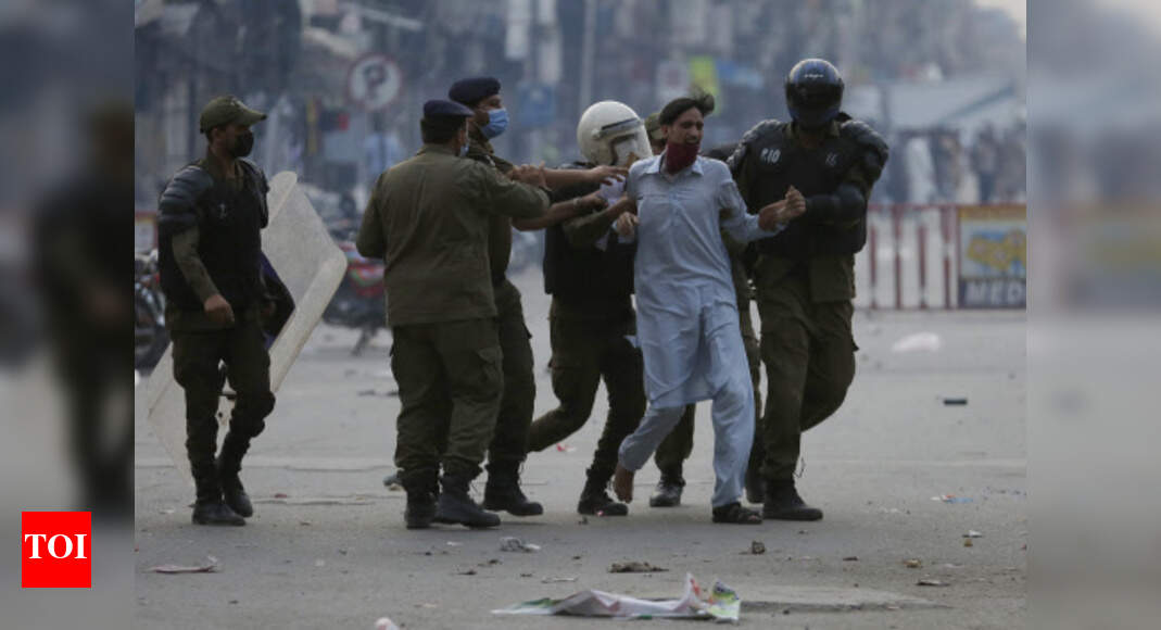 Pakistan police arrest radical Islamist party head in Lahore - Times of ...