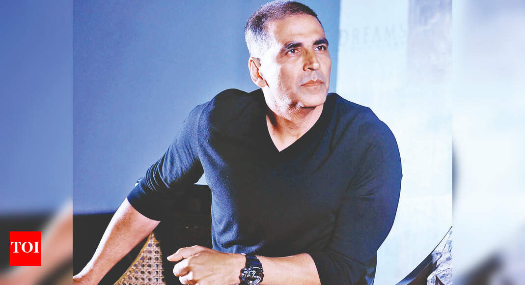 Akshay Kumar tweets festive wishes to fans after returning from the ...