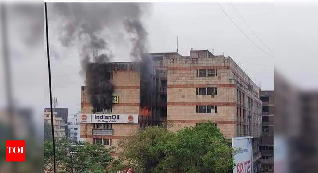 Patna: Major fire breaks out in Lok Nayak Jai Prakash Bhawan, destroys ...