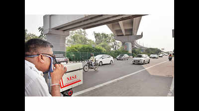 How traffic cameras issue e-challans | Delhi News - Times of India