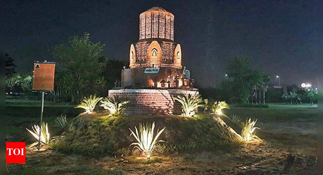 Recycled waste to build replicas of monuments | Noida News - Times of India
