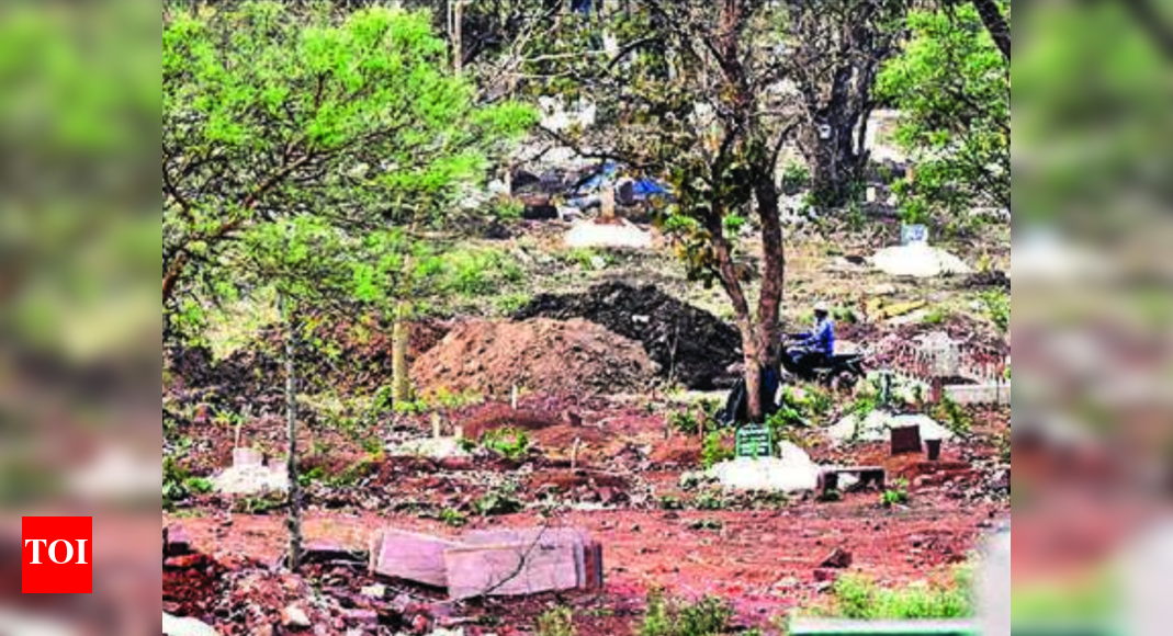 Graveyeard horror: Diggers get sores | Bhopal News - Times of India