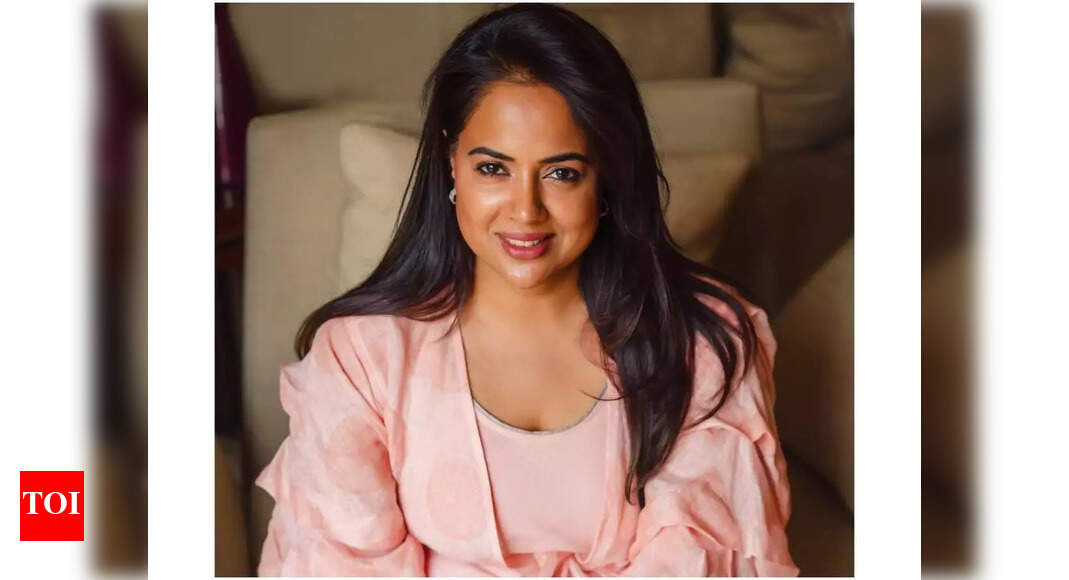 Sameera Reddy tests positive for Covid-19 | Tamil Movie News - Times of ...