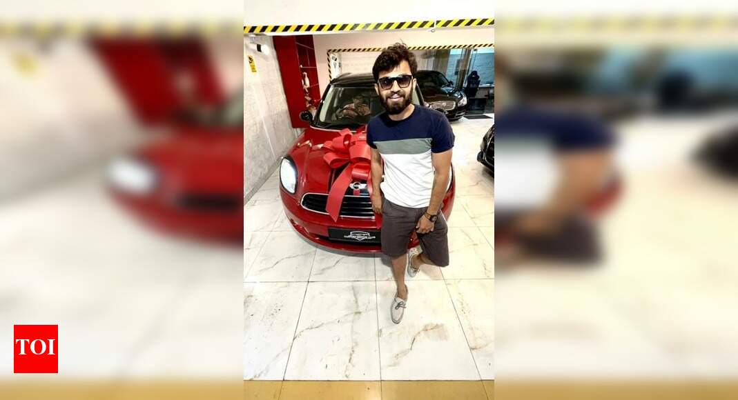 Shashi Kumar gets himself his dream car - Times of India
