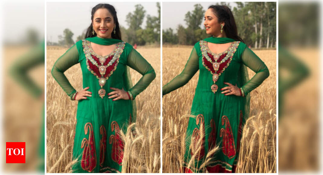 Rani Chatterjee shares a beautiful look from the film 'Babul Ki Galiya ...