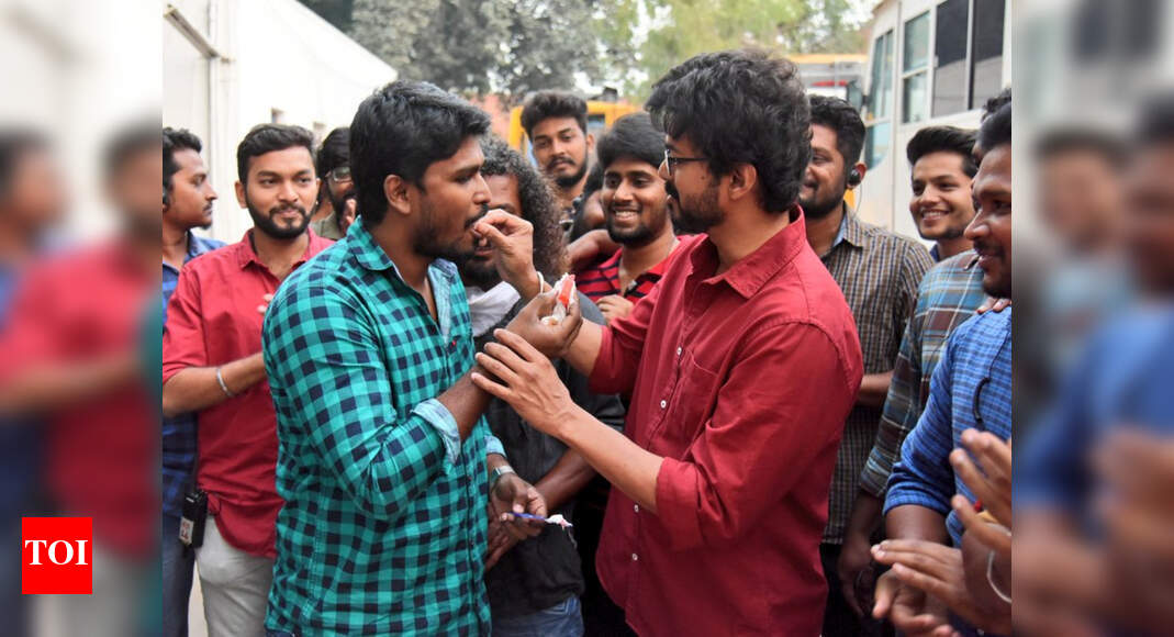 Rathna shares throwback pictures from the sets of Master | Tamil Movie ...