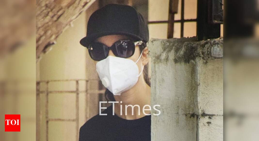 PHOTOS: Katrina Kaif steps out of her house for the FIRST time after ...