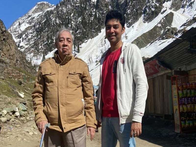 Actor Bhaswar Chatterjee enjoys a trip to Kashmir - Times of India