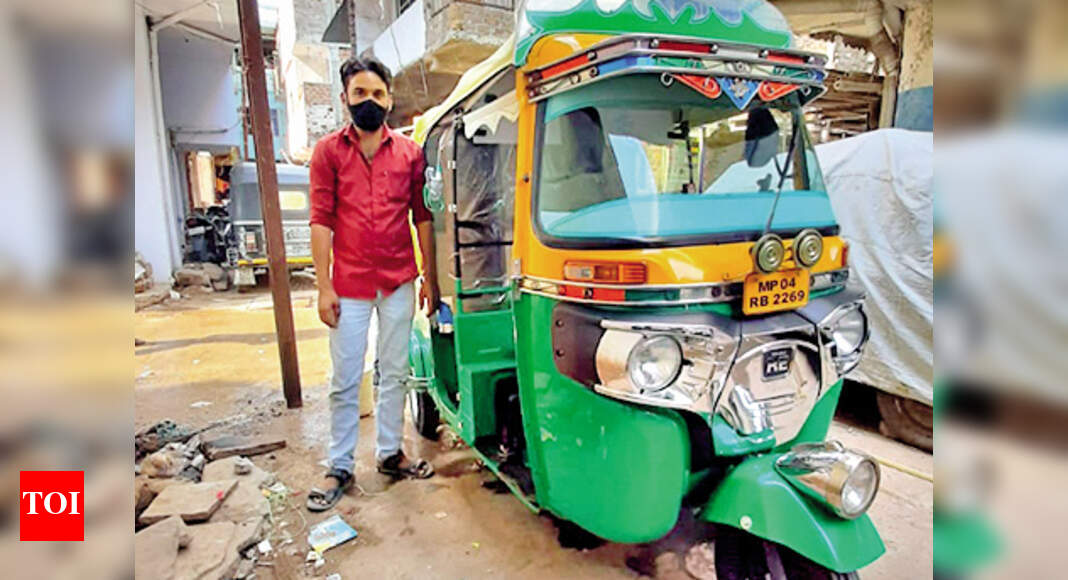 Bhopal: Auto driver turns his 3-wheeler into free ambulance, oxygen on ...