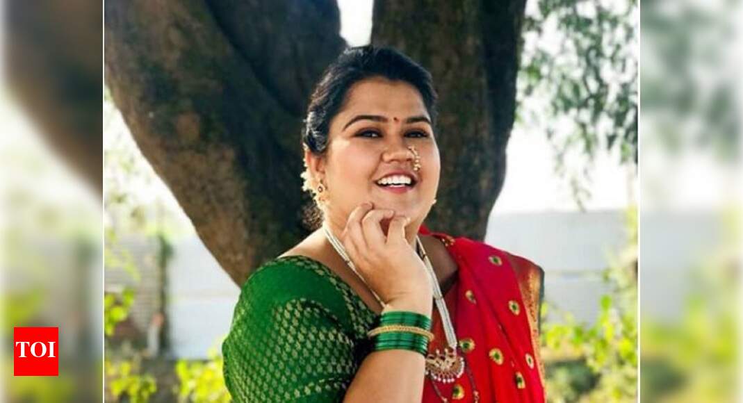 Akshaya Naik I Performed As A Background Dancer Times Of India 