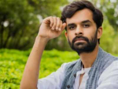 Dhollywood actor Yash Soni shares a wrap up picture of his upcoming ...