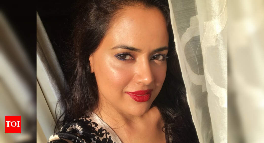 Sameera Reddy's shoutout to parents during COVID pandemic | Tamil Movie ...