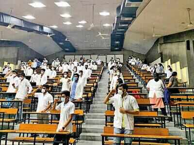 SMIMER’s intern doctors demand AC accommodation, go on flash strike ...